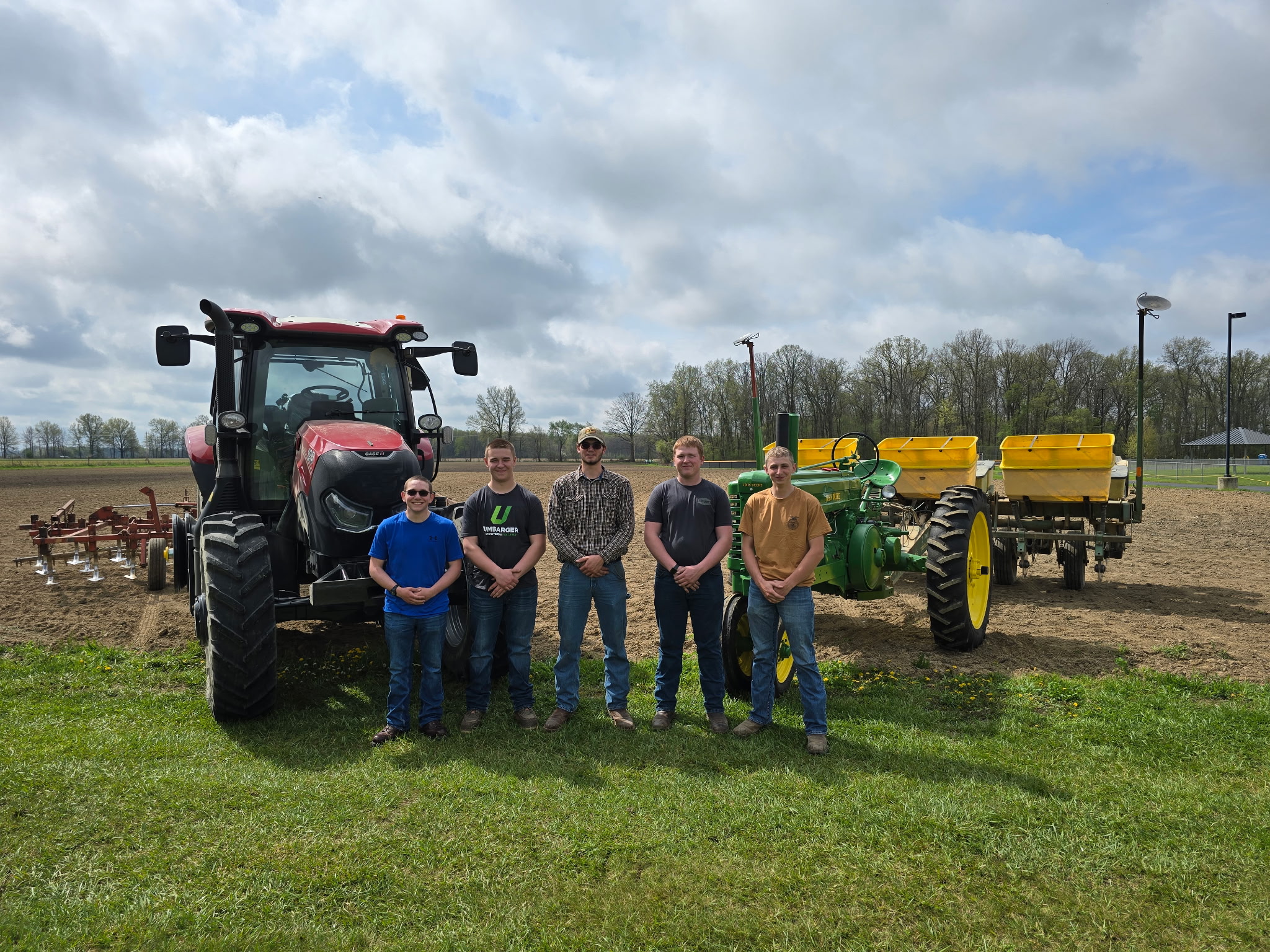 High School students take the lead in school-based farming project ...